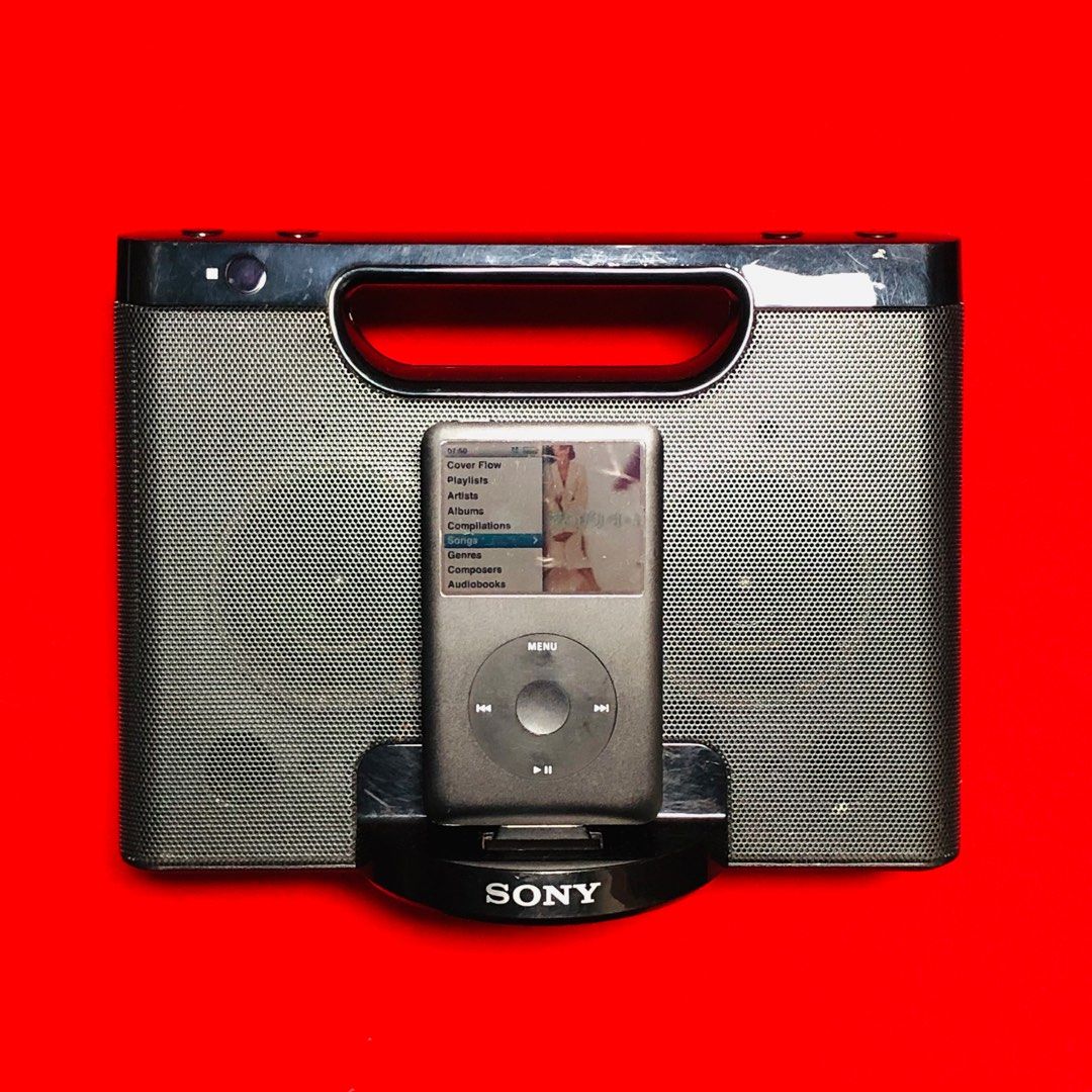 SET | iPod Classic 160 GB With Sony RDP-M7iP Audio docking speaker on ...
