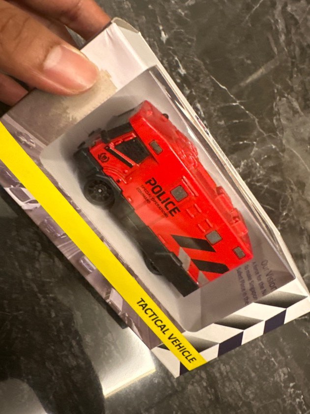 Singapore Police Force (SPF) Tactical Vehicle Model [1:64], Hobbies ...