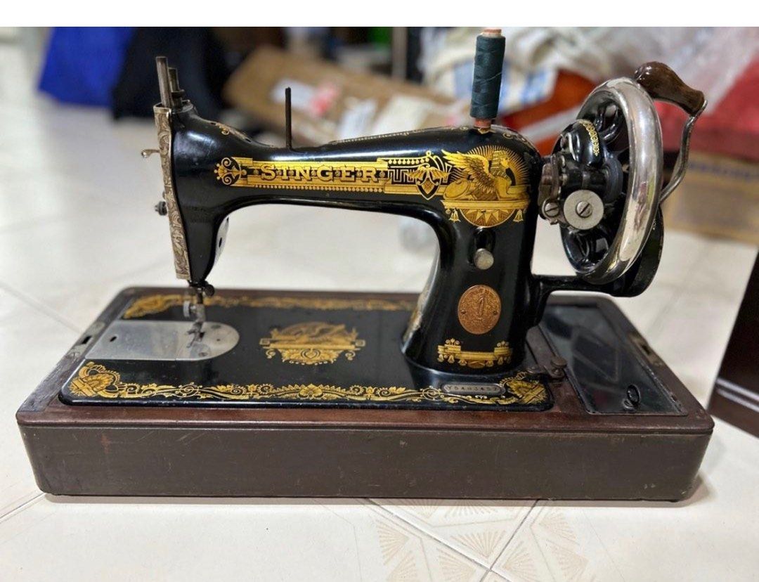 Singer hand cranked machine, Hobbies & Toys, Memorabilia & Collectibles ...