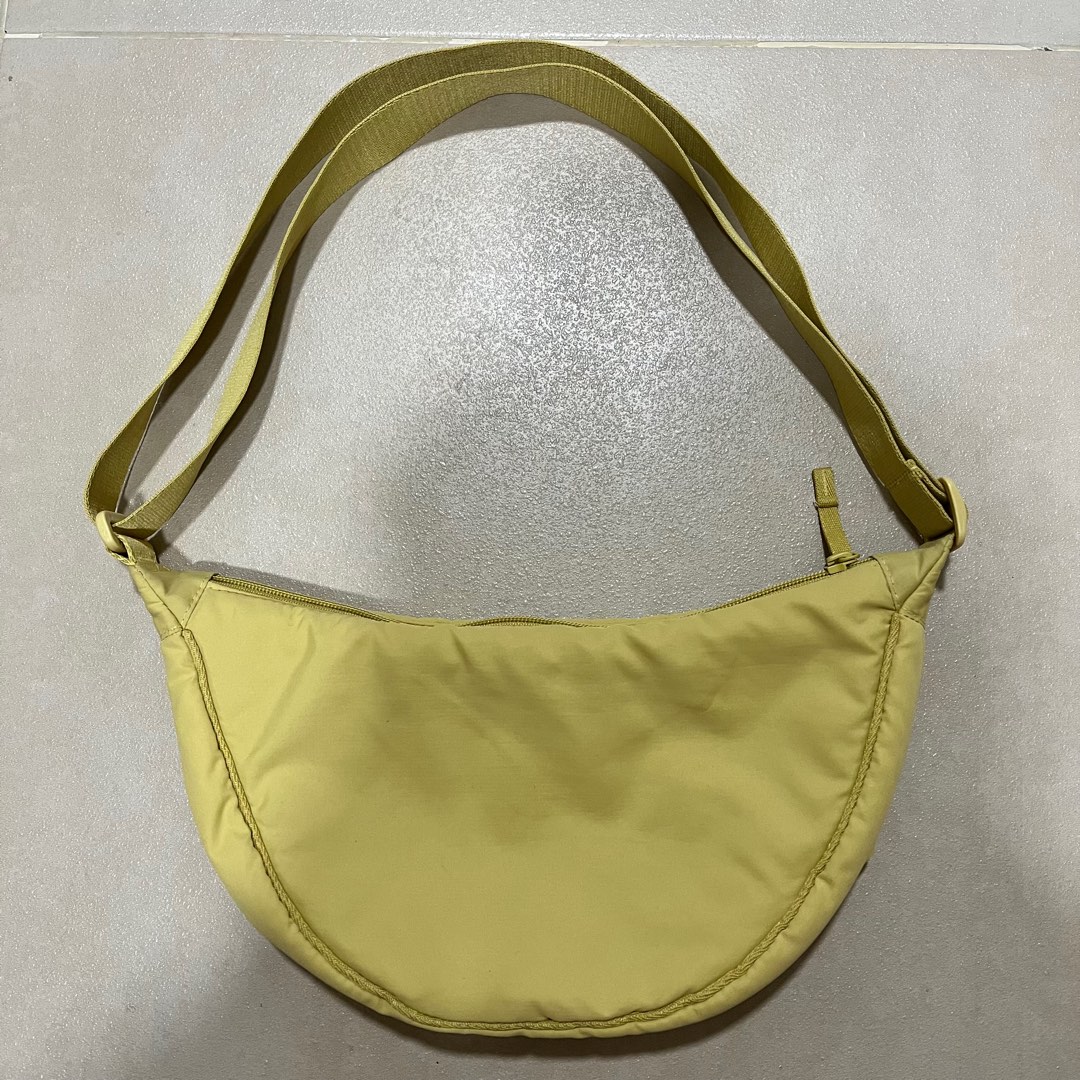Uniqlo dumpling bag ORIGINAL on Carousell
