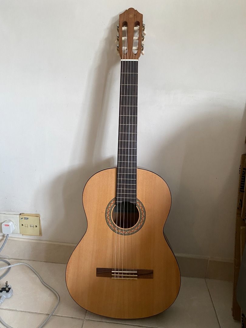 Yamaha C40M//02 Classical Guitar 古典吉他, 興趣及遊戲, 音樂、樂器 & 配件, 樂器 - Carousell