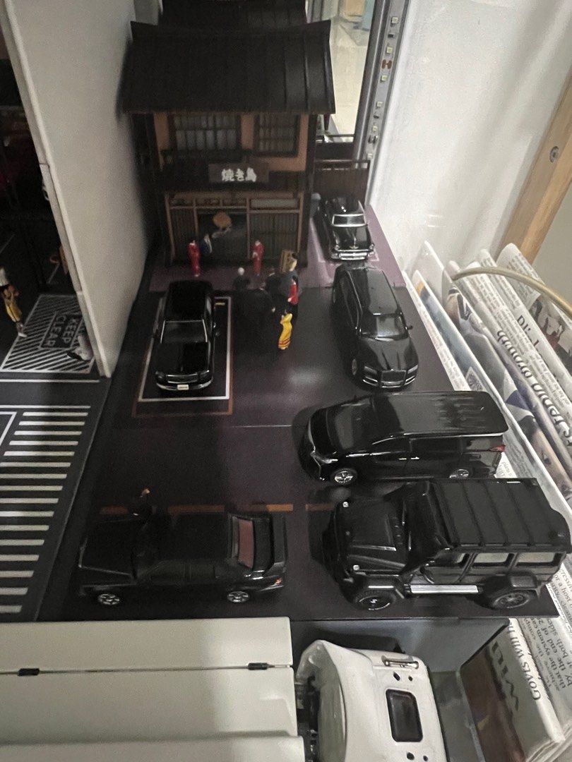 1/64 diorama + cars., Hobbies & Toys, Toys & Games on Carousell