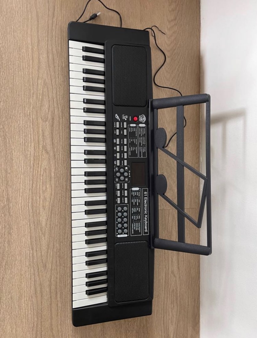 61 key keyboard, Hobbies & Toys, Music & Media, Musical Instruments on ...