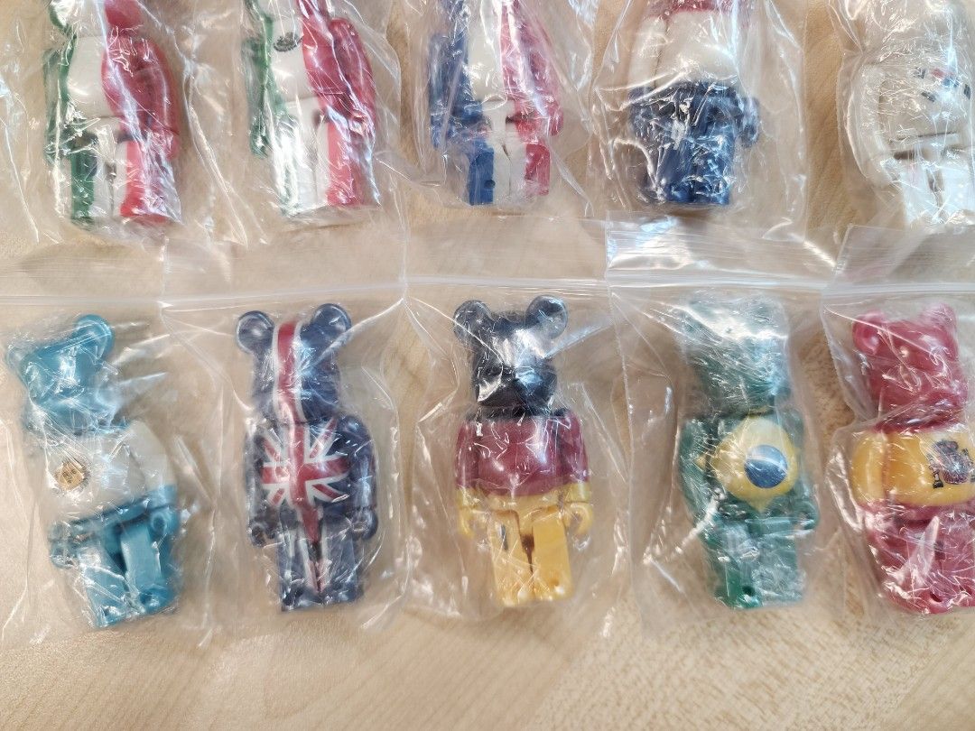 Bearbrick Flag 100%, Hobbies & Toys, Memorabilia & Collectibles ...