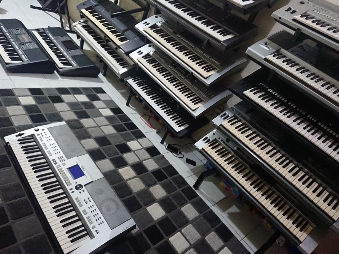 Beli keyboard bekas, Musik & Media, Alat di Carousell