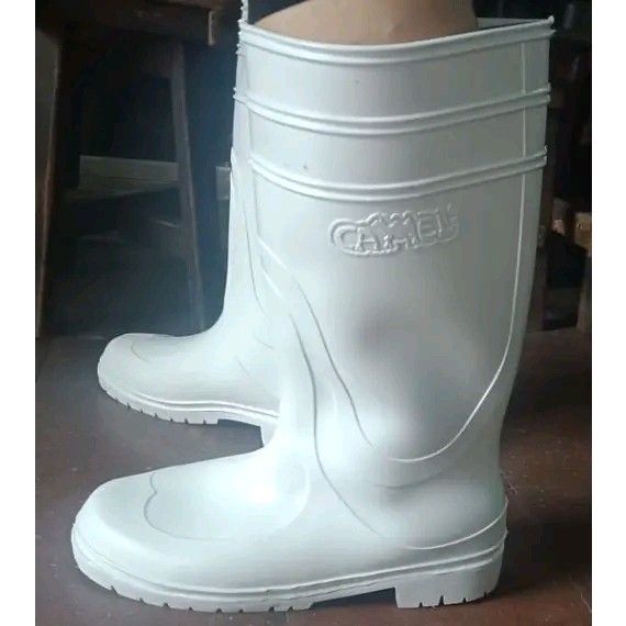 Camel safety boots white on Carousell