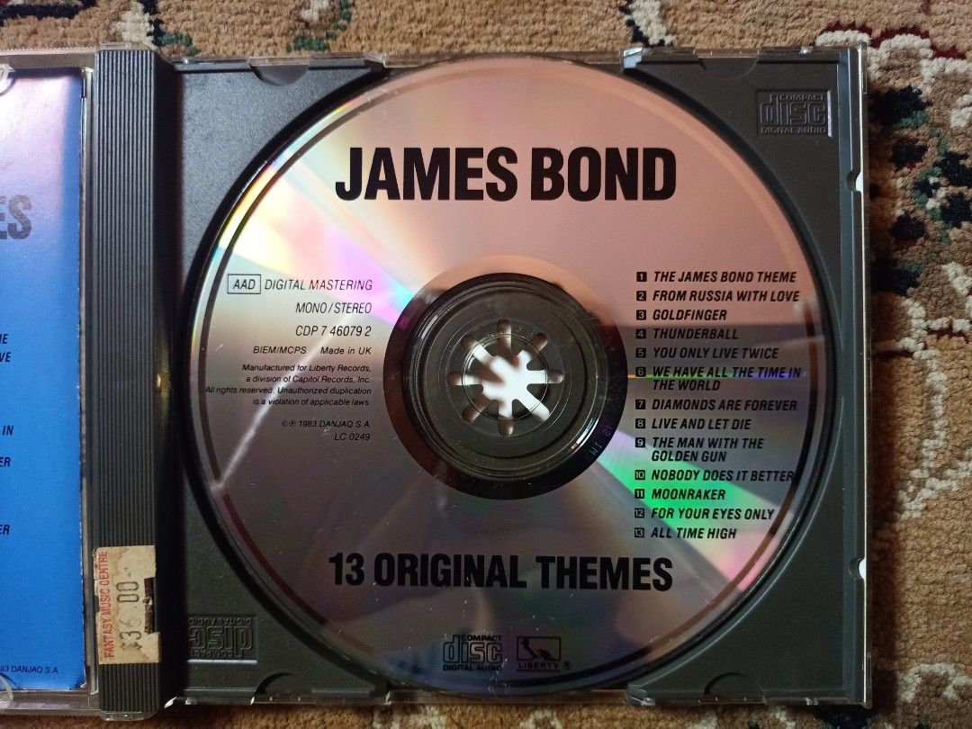 CD OST James Bond : 13 Original Themes, Hobbies & Toys, Music & Media ...
