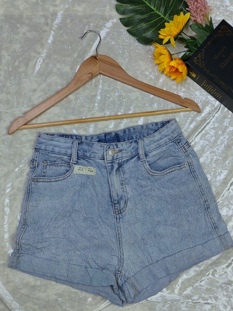 CLEANCUTS SHORT FROM UKAY BALE on Carousell