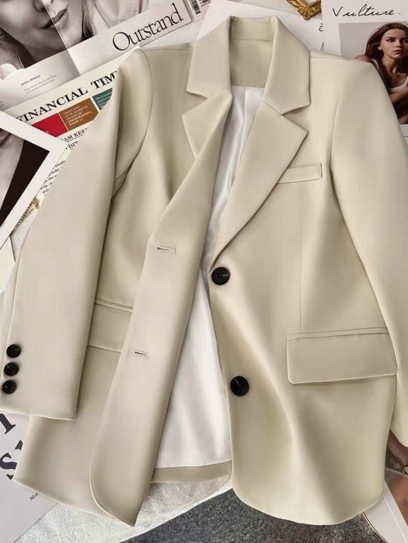 Cream Blazer, Women's Fashion, Coats, Jackets and Outerwear on Carousell