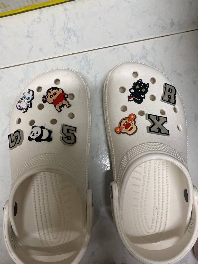 Crocs Jibbitz (Toothless and Light fury), Men's Fashion, Footwear, Shoe ...