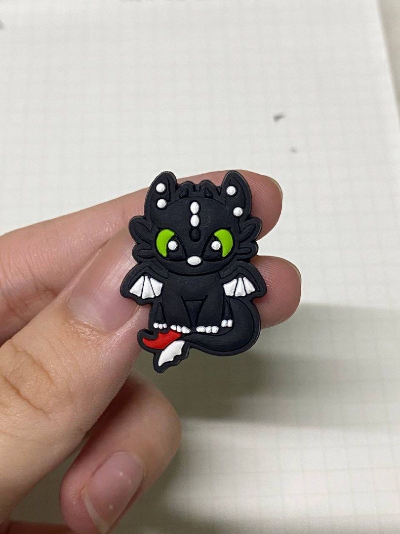 Crocs Jibbitz (Toothless and Light fury), Men's Fashion, Footwear, Shoe ...