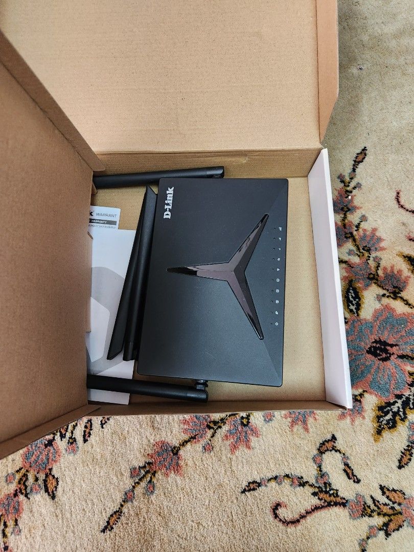 D Link DWR-M920 4G router, Computers & Tech, Parts & Accessories ...