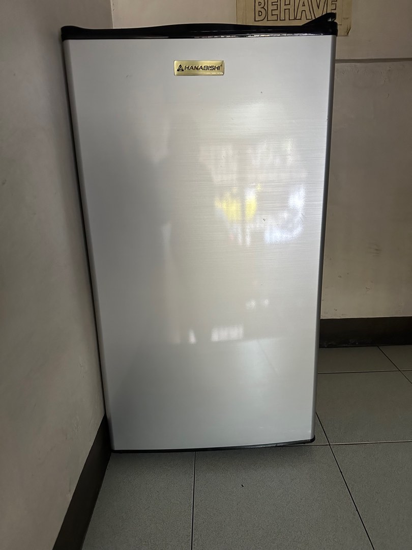 Decluttering Hanabishi Single Door Ref HasRef33 on Carousell