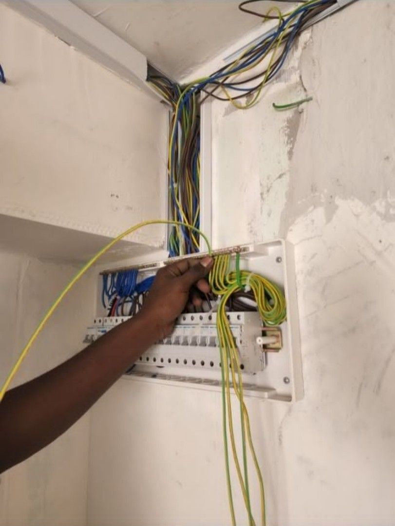 Electrical services 24/7 , Full house rewireing, HDB Electrical, Home ...