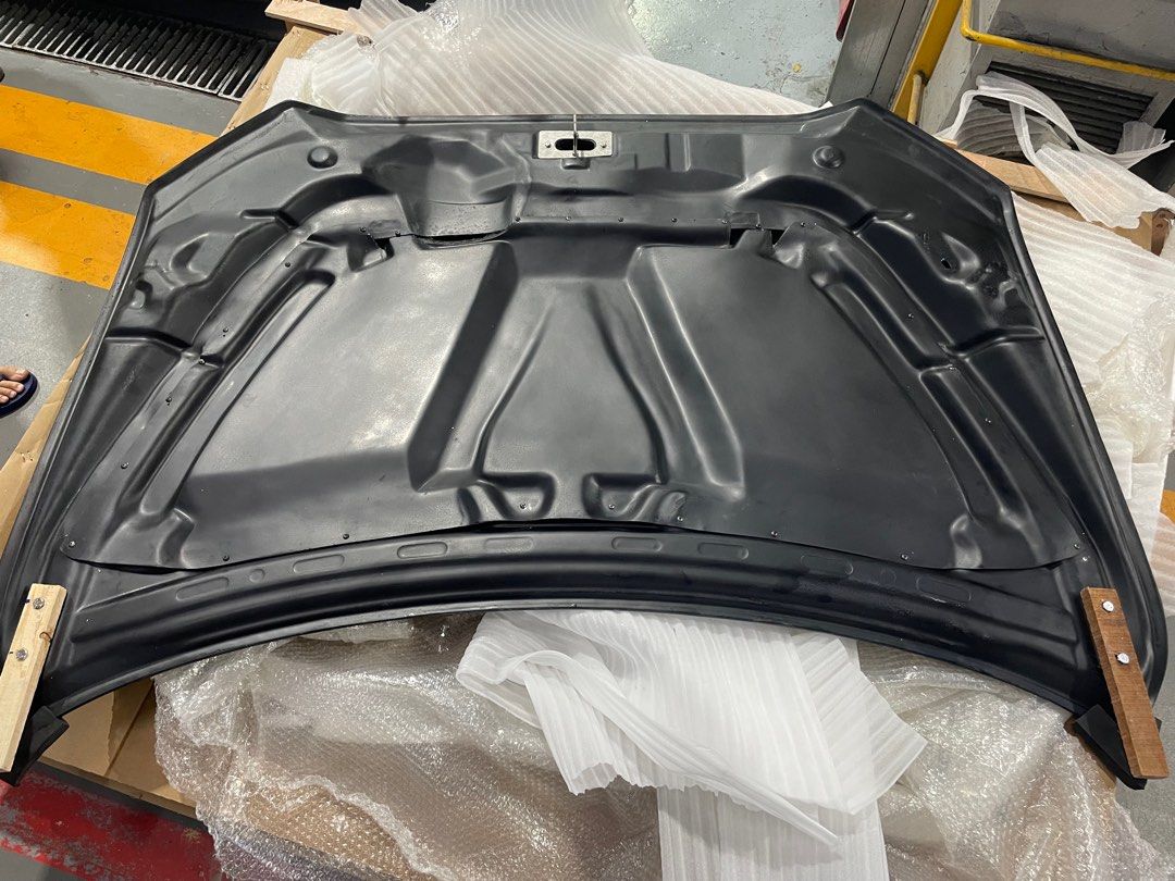 Evo 10 / Evo X Varis v3 Bonnet, Car Accessories, Accessories on Carousell