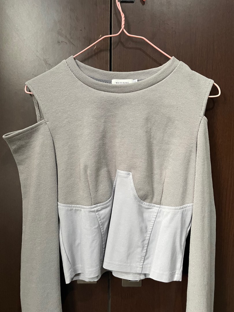 Gray Korean Jennie-inspired Top, Women's Fashion, Tops, Longsleeves on ...
