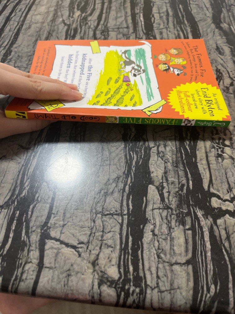 Guid blyton The famous five, Hobbies & Toys, Books & Magazines ...