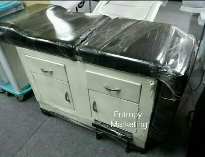 Hamilton Type Examination Bed with Stirr ups on Carousell