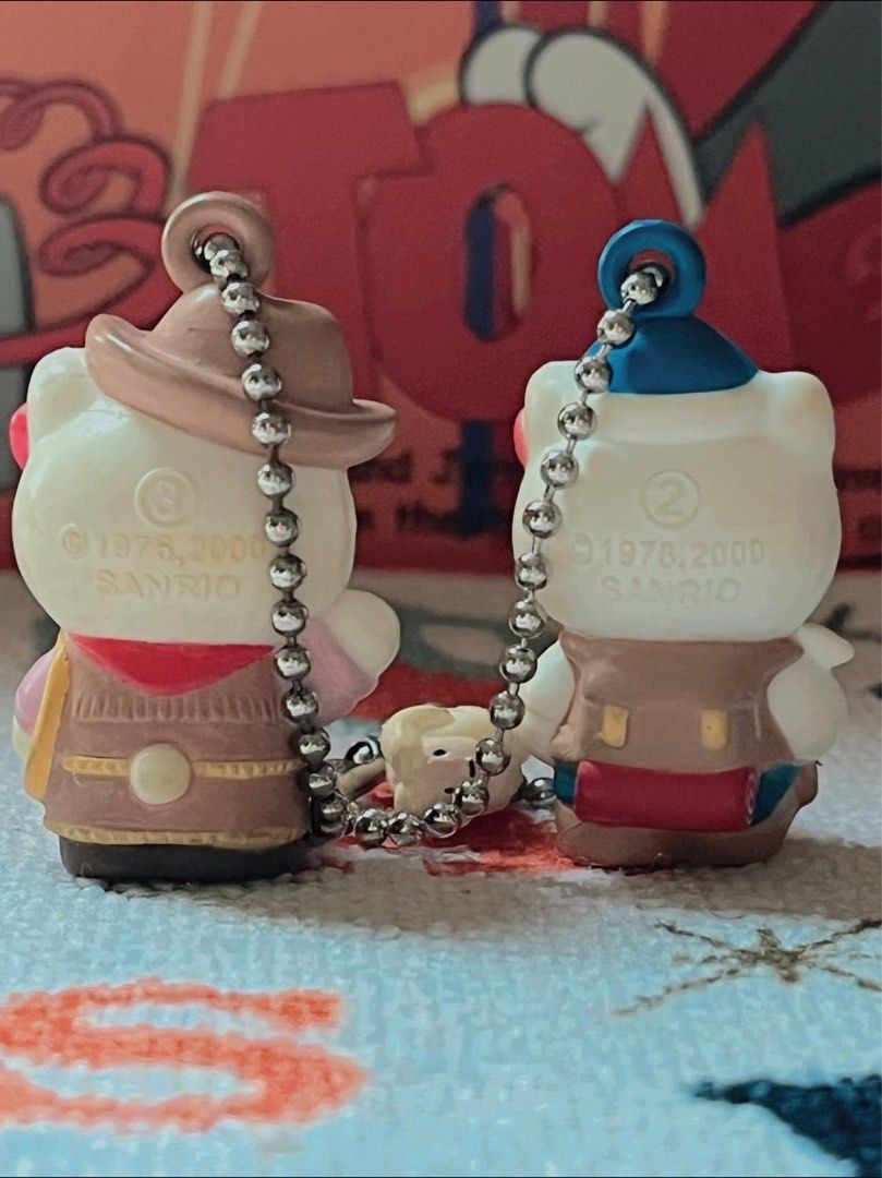 Hello Kitty Couple 76.,2000 on Carousell