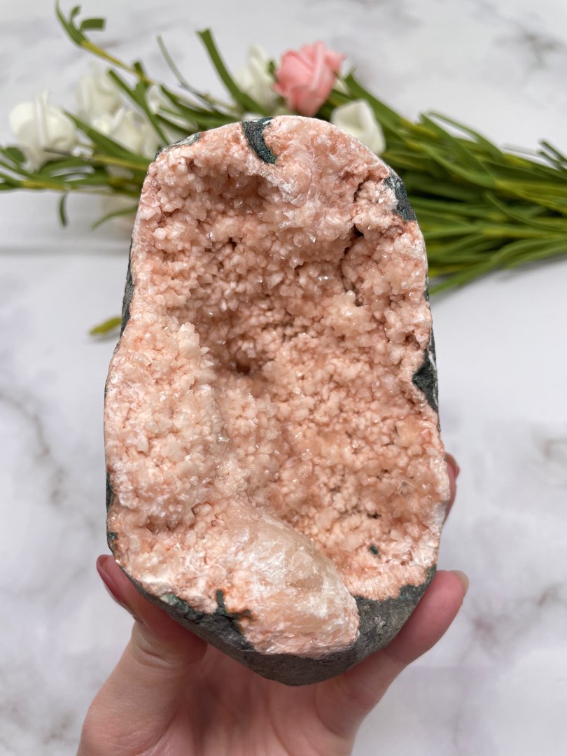 Heulandite Geode with Stilbite from India, Hobbies & Toys, Memorabilia ...