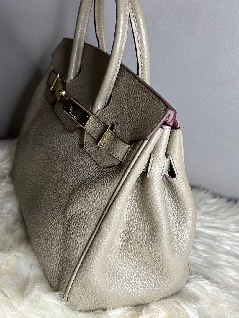 House of Hello bag, Women's Fashion, Bags & Wallets, Tote Bags on Carousell