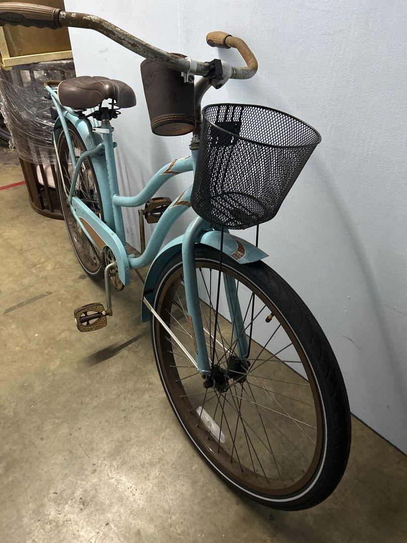 Huffy deluxe cruiser, Sports Equipment, Bicycles & Parts, Bicycles on ...