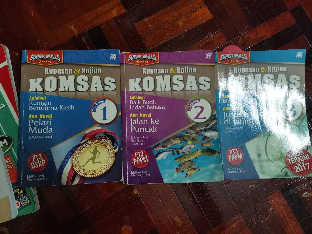 Komsas Tingkatan 1,2,3, Hobbies & Toys, Books & Magazines, Textbooks on ...