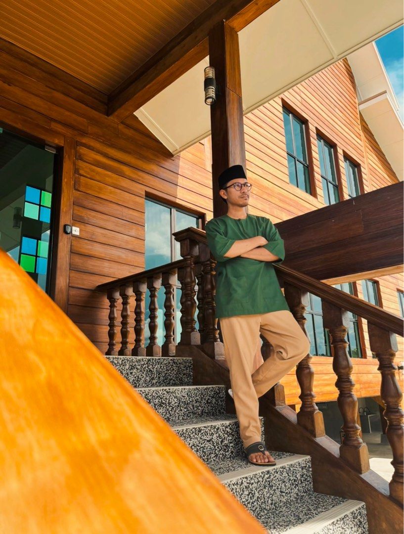 Kurta Emerald Green Wanza, Men's Fashion, Muslim Wear, Tops on Carousell