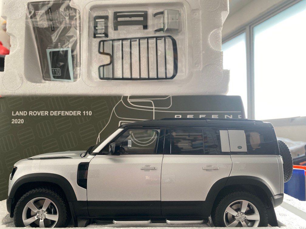 Land Rover Defender 110-2020 / Metal 1:18 Diecast / Satin Indus Silver ...