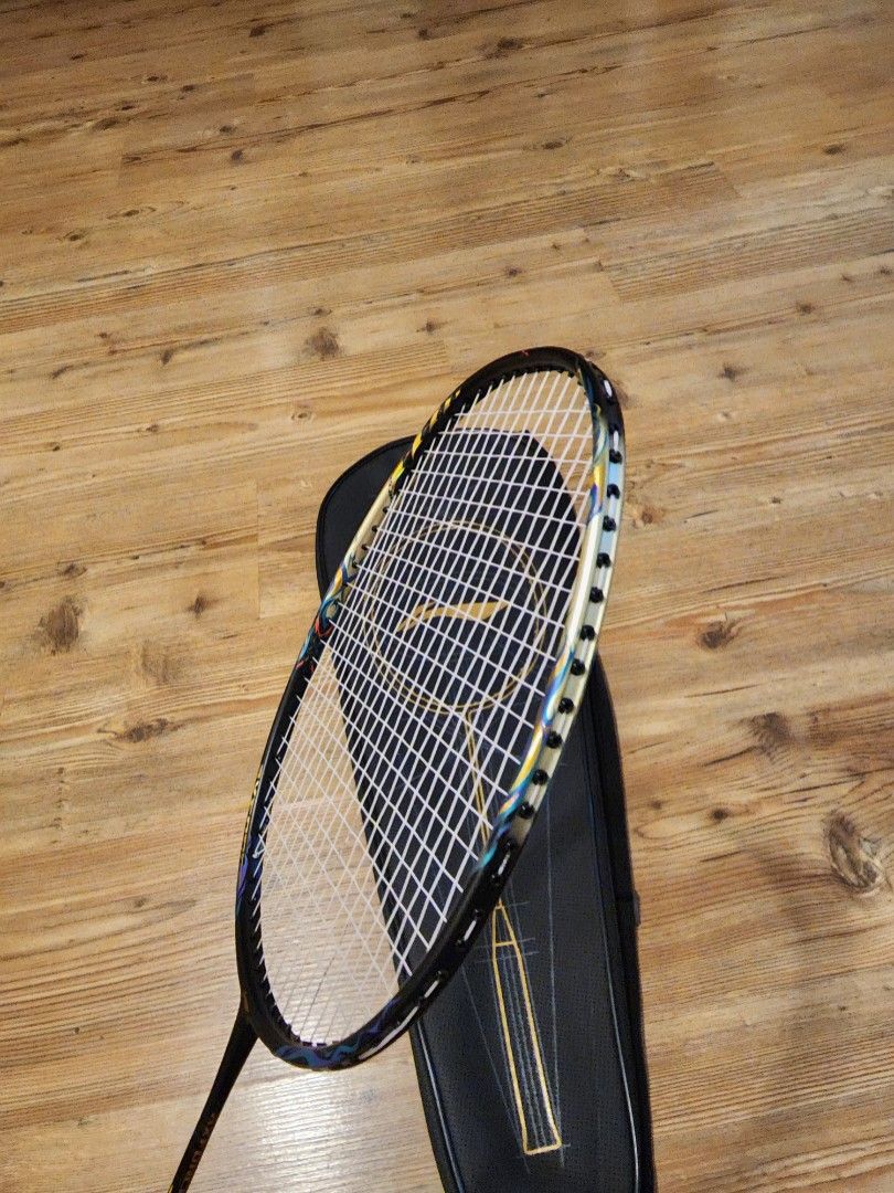 Li Ning Axforce 100, Li-Ling Axforce 100 Top Of The Range, Sports ...