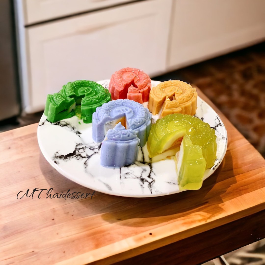 Moon cake jelly, Food & Drinks, Homemade Bakes on Carousell