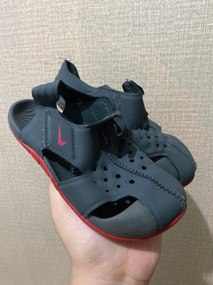 Nike slippers, Babies & Kids, Babies & Kids Fashion on Carousell
