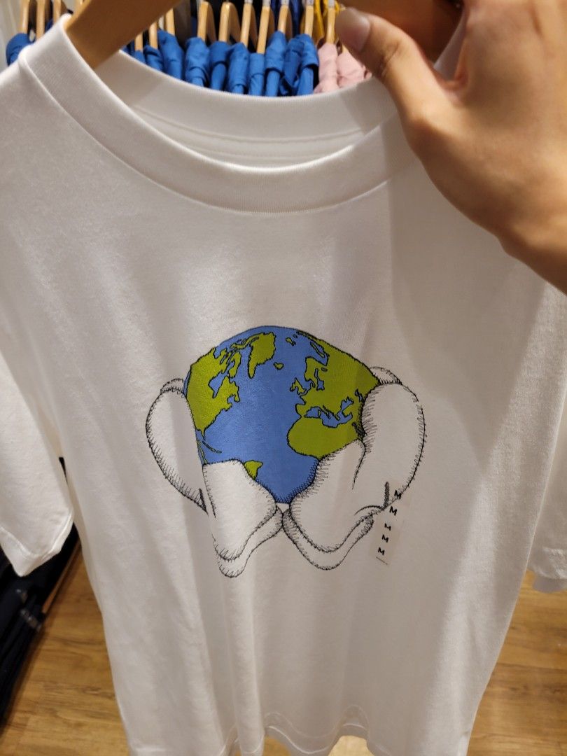 Uniqlo Peace for All KAWS (Only one, M size), Men's Fashion, Tops ...