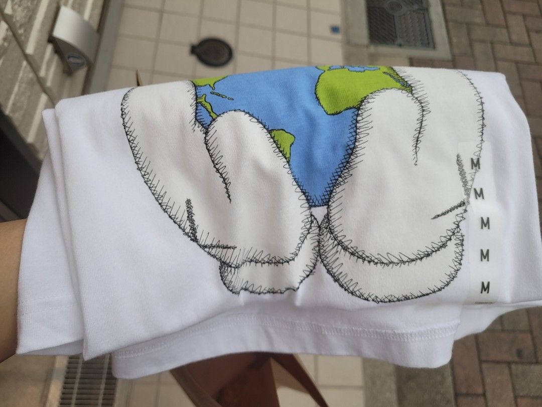 Uniqlo Peace for All KAWS (Only one, M size), Men's Fashion, Tops ...