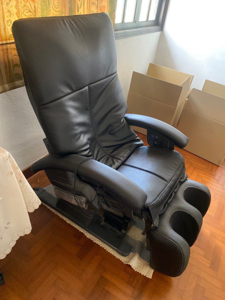 Osim Massage Chair, Furniture & Home Living, Furniture, Chairs on Carousell