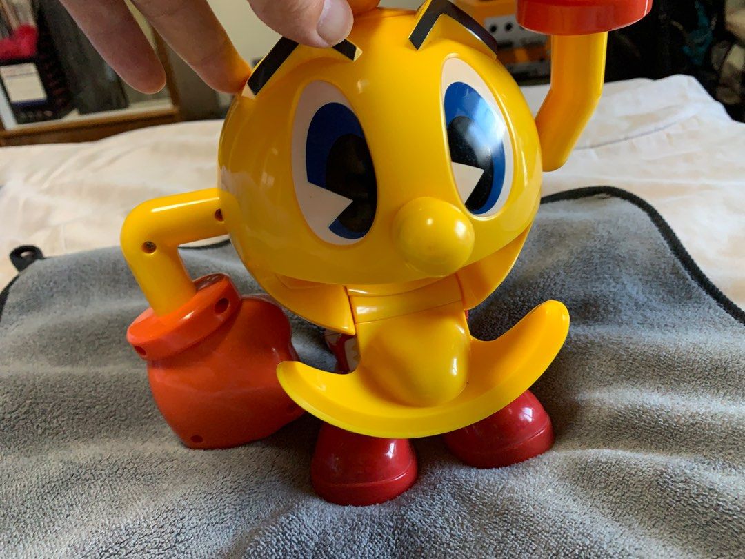Pacman figurine from Namco Bandai Pac Man, Hobbies & Toys, Toys & Games ...