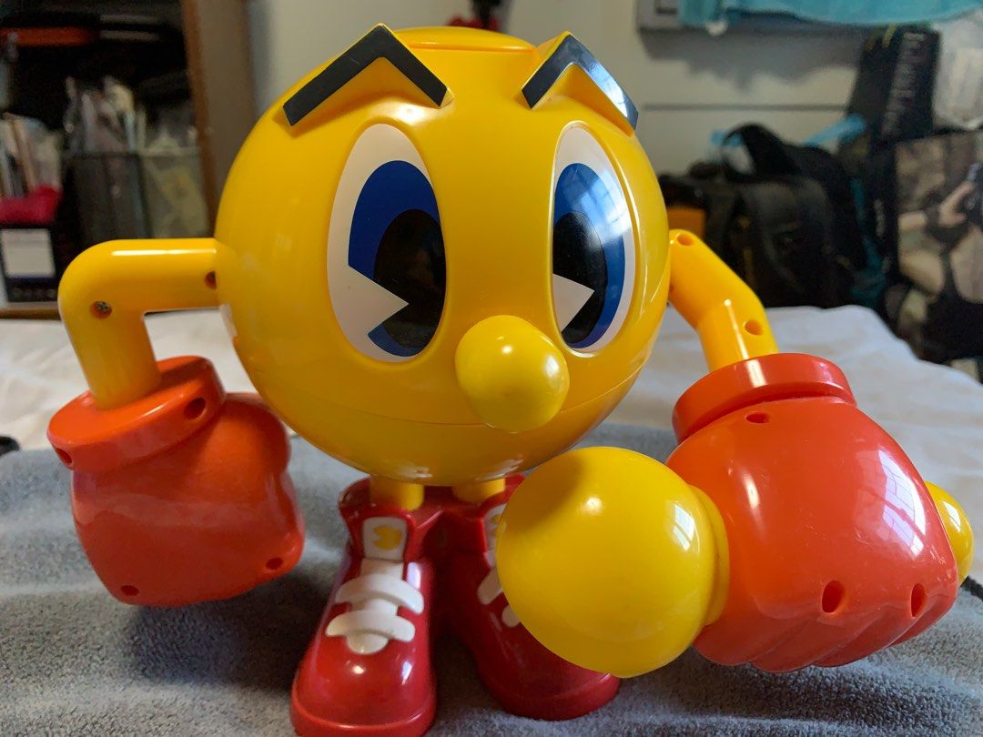 Pacman figurine from Namco Bandai Pac Man, Hobbies & Toys, Toys & Games ...