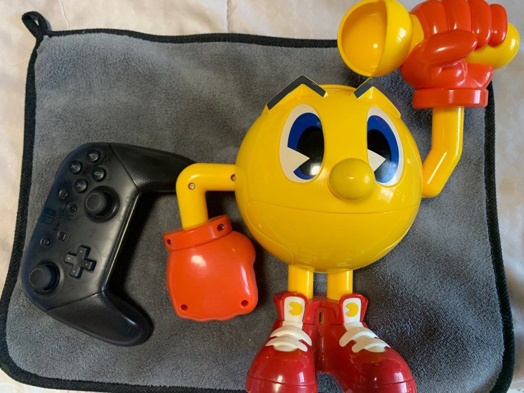 Pacman figurine from Namco Bandai Pac Man, Hobbies & Toys, Toys & Games ...