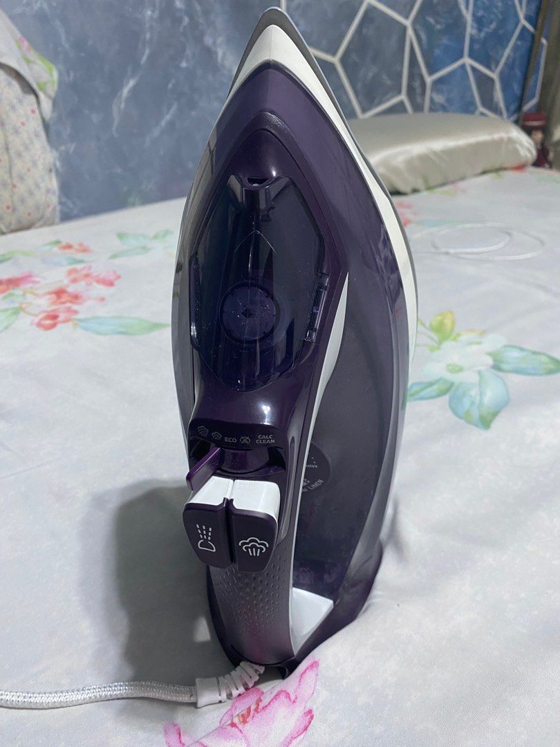 Philip steam iron, TV & Home Appliances, Irons & Steamers on Carousell