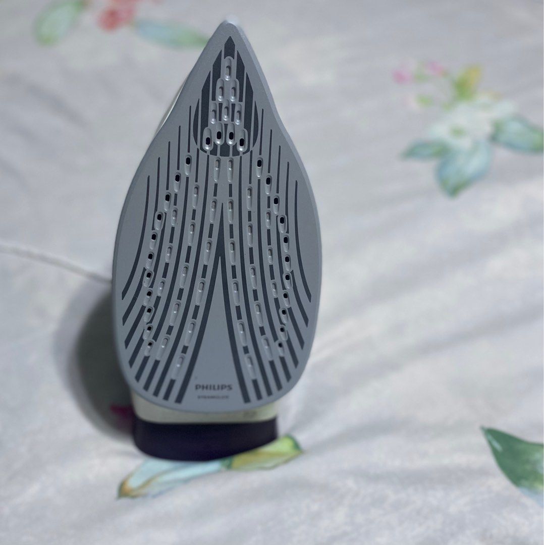 Philip steam iron, TV & Home Appliances, Irons & Steamers on Carousell