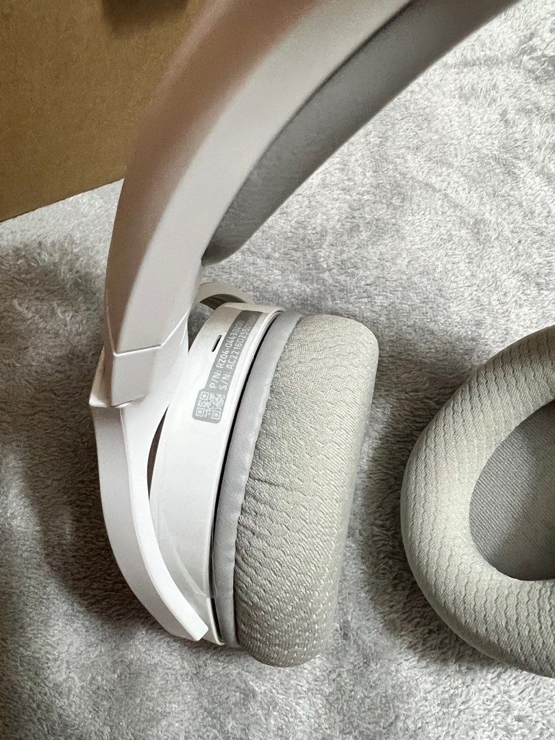 Razer Barracuda X White Wireless Headset with Mic, Audio, Headphones ...