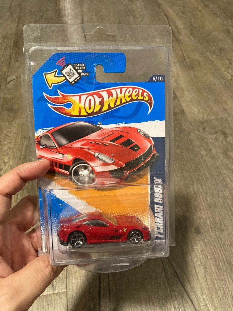 Selling a set of hot wheels Ferrari 599xx red and black / hotwheels ...