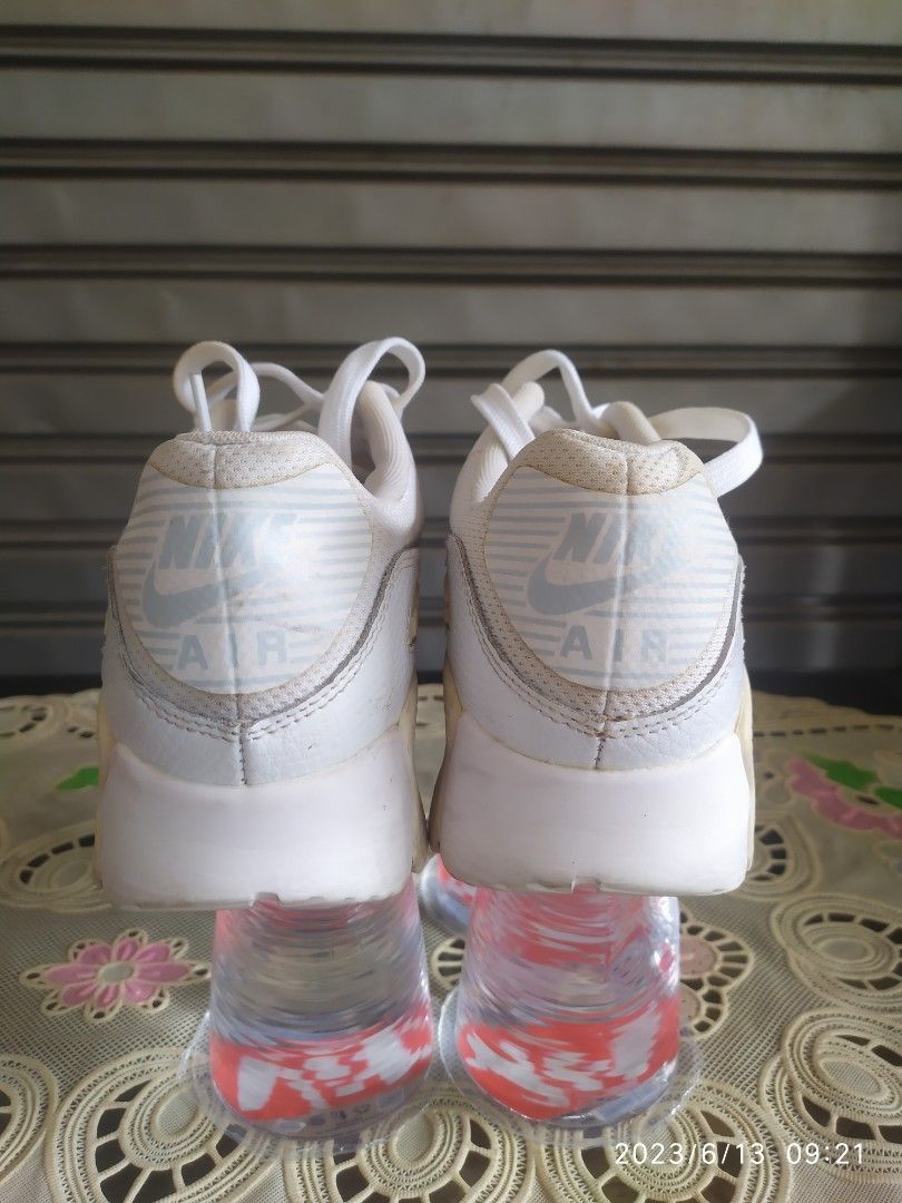Sepatu Nike air max, Fesyen Pria, Sepatu , Sneakers di Carousell