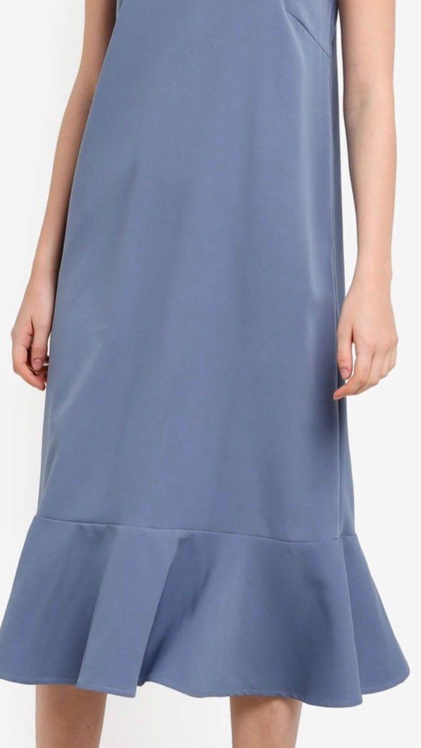 SOMETHINGBORROWED Fluted Hem Cami Midi Dress, Women's Fashion, Dresses ...