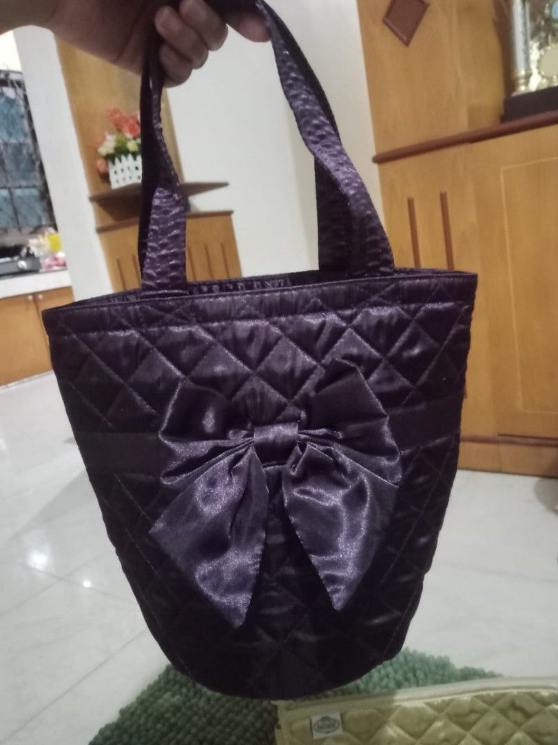 Tas dan clutch naraya original, Fesyen Wanita, Tas & Dompet di Carousell