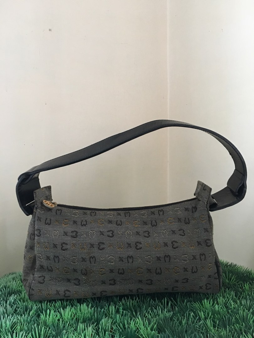 Tas Shoulder Metrocity, Barang Mewah, Tas & Dompet di Carousell