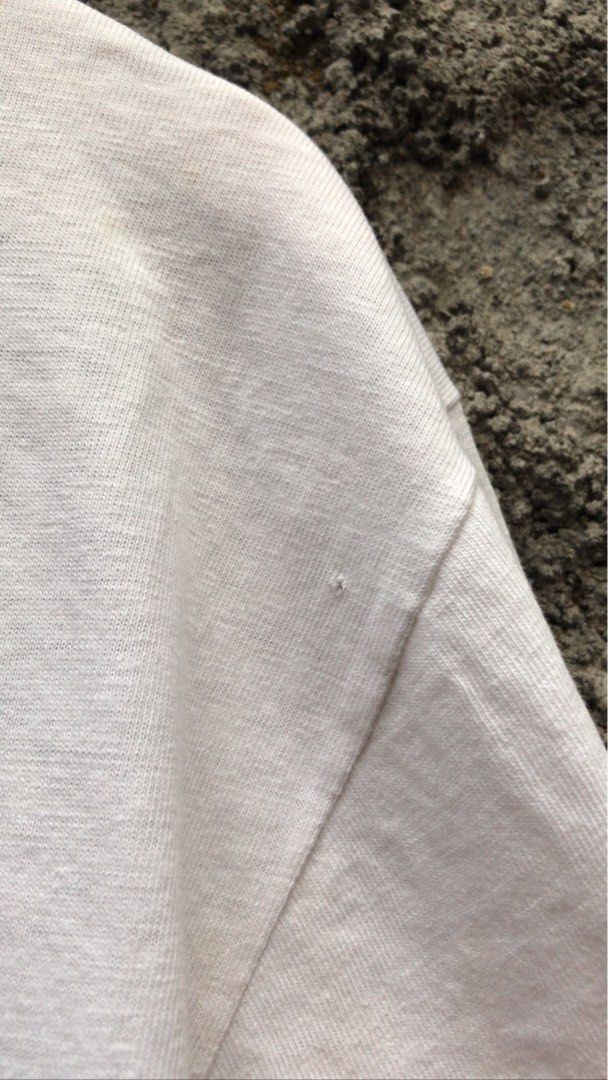 Tavlos 90’s Art on Hanes Beefy Tag, Fesyen Pria, Pakaian , Atasan di ...