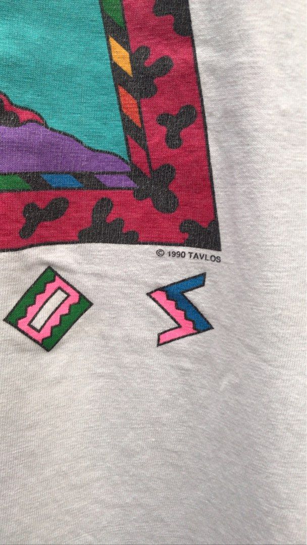 Tavlos 90’s Art on Hanes Beefy Tag, Fesyen Pria, Pakaian , Atasan di Carousell