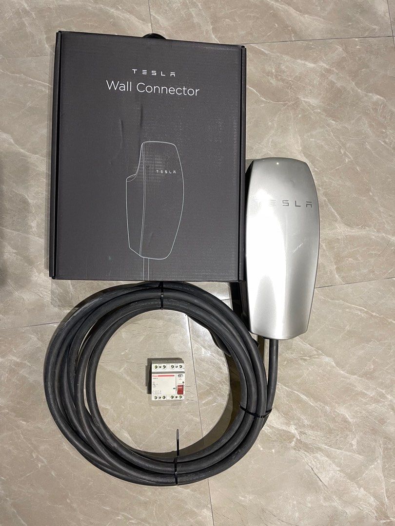 Tesla wall connector charger Gen 2, 汽車配件, 電子配件 - Carousell