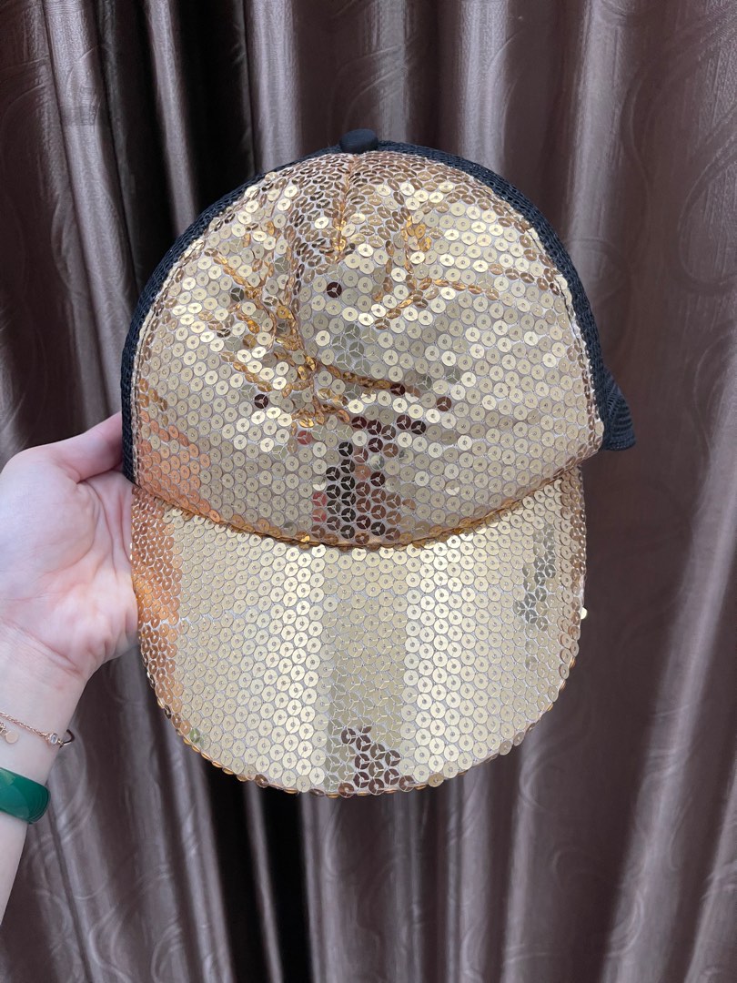 Topi Gold on Carousell